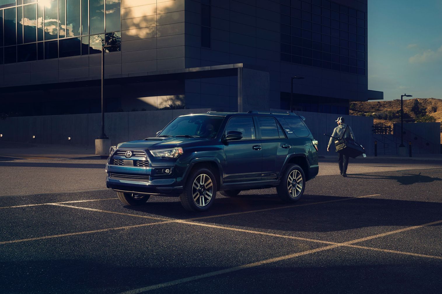 Compared: 2024 Toyota 4Runner vs. 2024 Ford Bronco | Capital One Auto ...