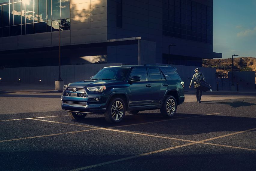 Compared: 2024 Toyota 4Runner vs. 2024 Ford Bronco | Capital One Auto ...