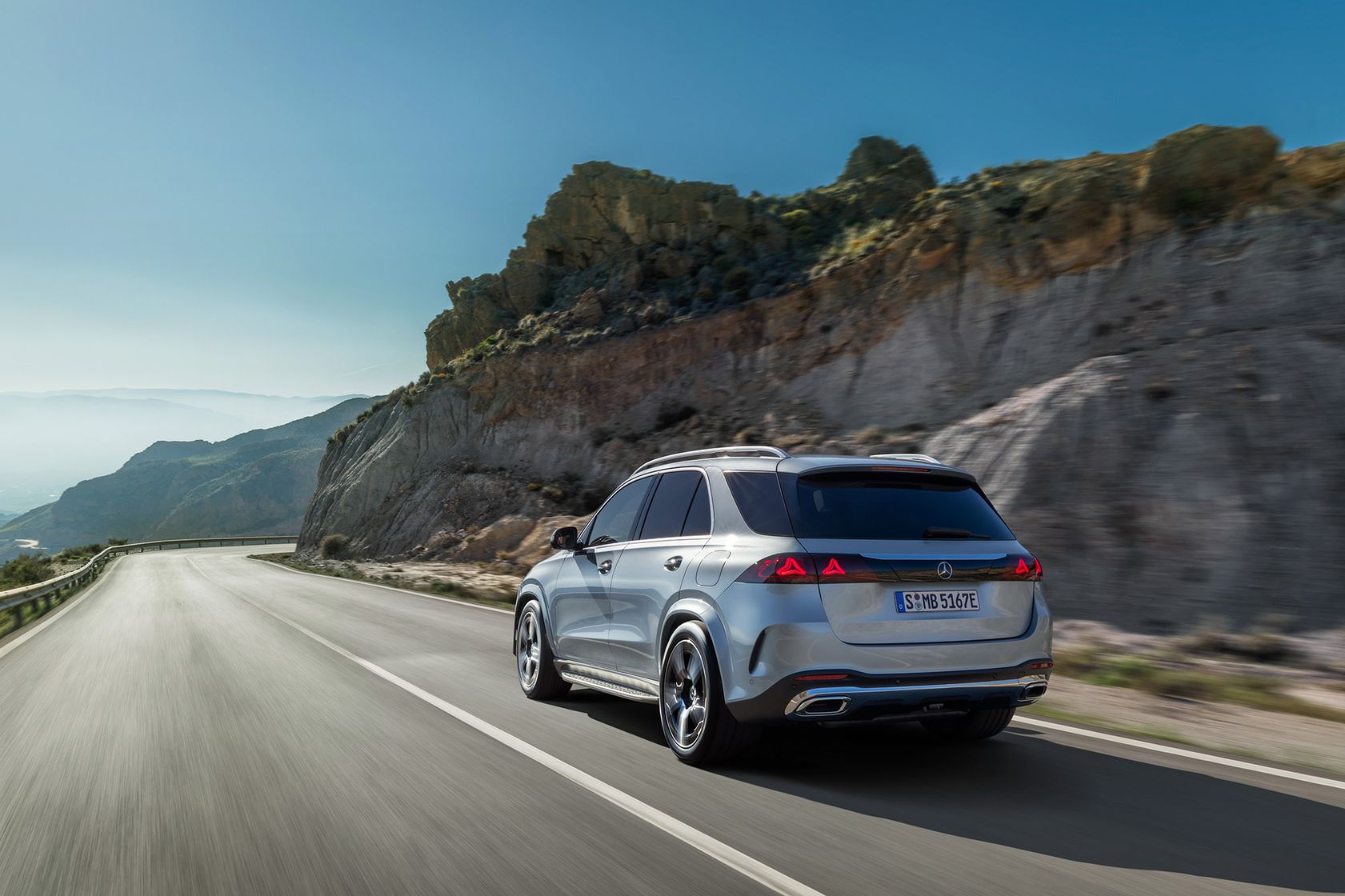 2027 Mercedes-Benz GLE Photos, Specs, and Tech | Capital One Auto Navigator