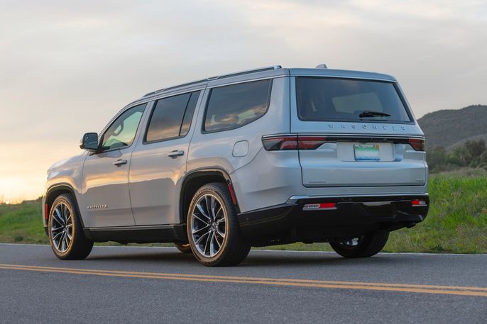 2022 Jeep Wagoneer Review: A New Twist on a Classic | Capital One Auto ...