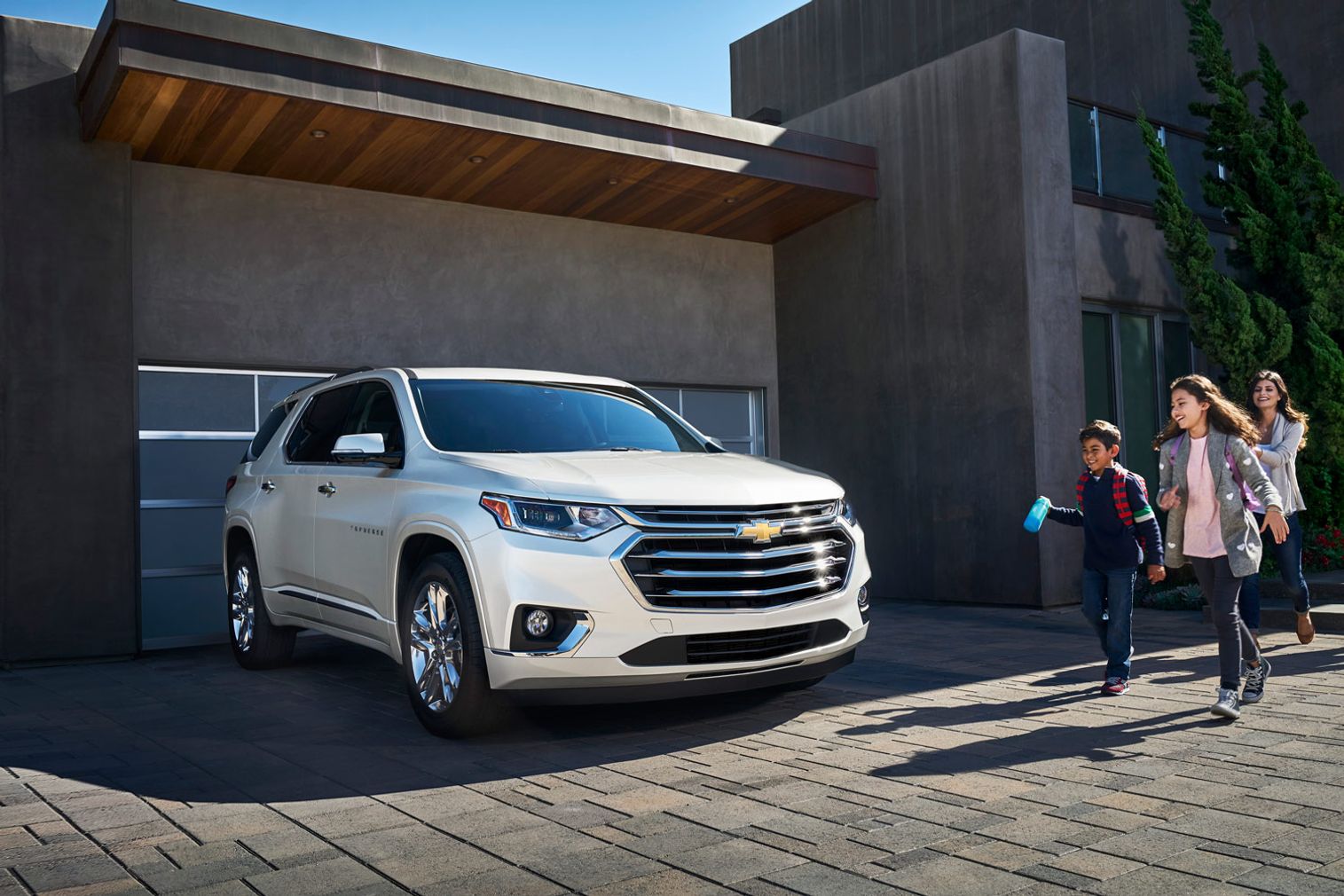 Compared: 2023 Chevrolet Traverse vs. 2023 GMC Acadia | Capital One ...