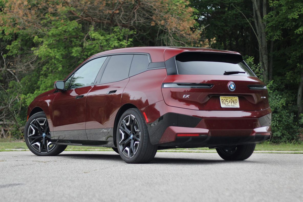 2022 BMW iX Review and Test Drive | Capital One Auto Navigator