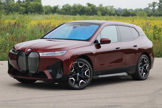 2022 BMW iX Review and Test Drive | Capital One Auto Navigator