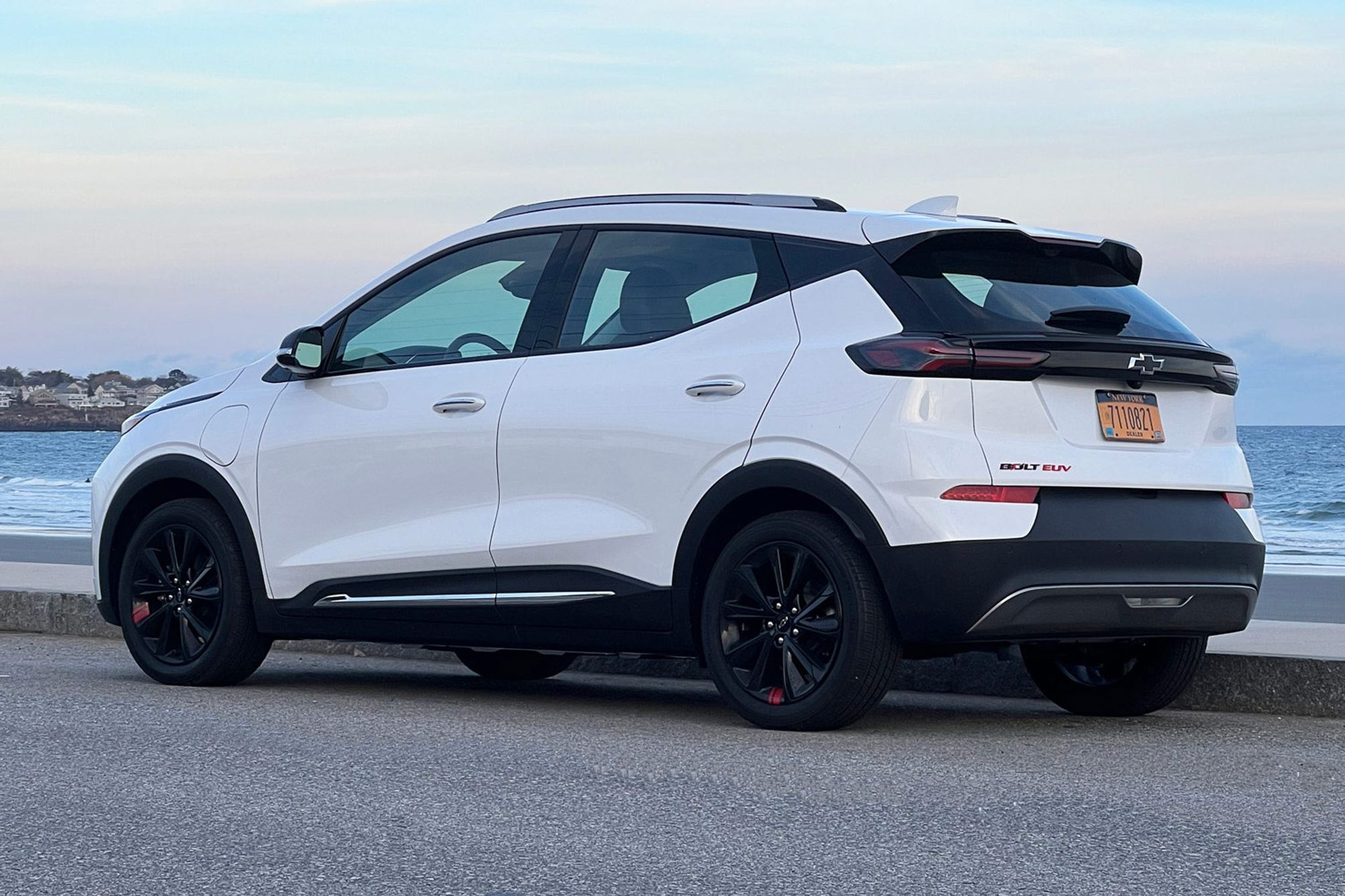 2023 Chevrolet Bolt EUV Review and Test Drive | Capital One Auto Navigator