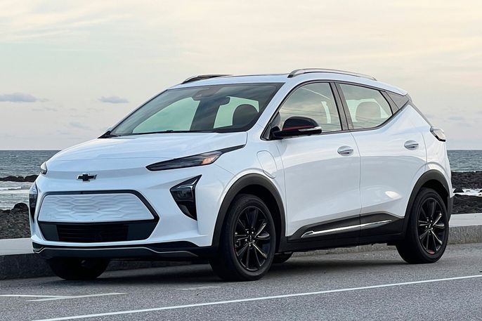2023 Chevrolet Bolt EUV Review and Test Drive | Capital One Auto Navigator