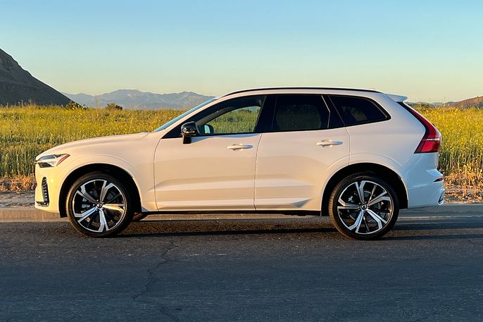 2022 Volvo XC60 Review and Test Drive | Capital One Auto Navigator