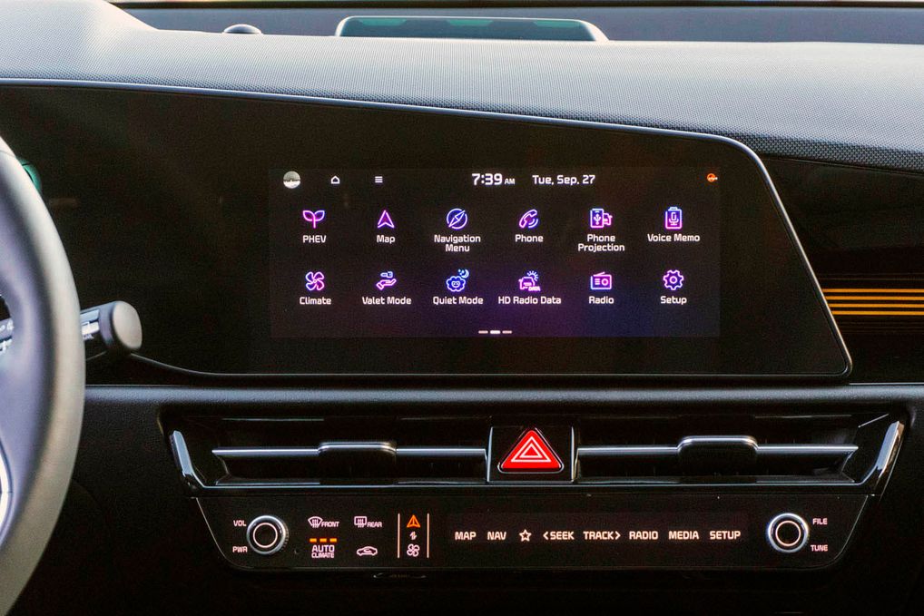 2023 Kia Niro Review and Test Drive | Capital One Auto Navigator