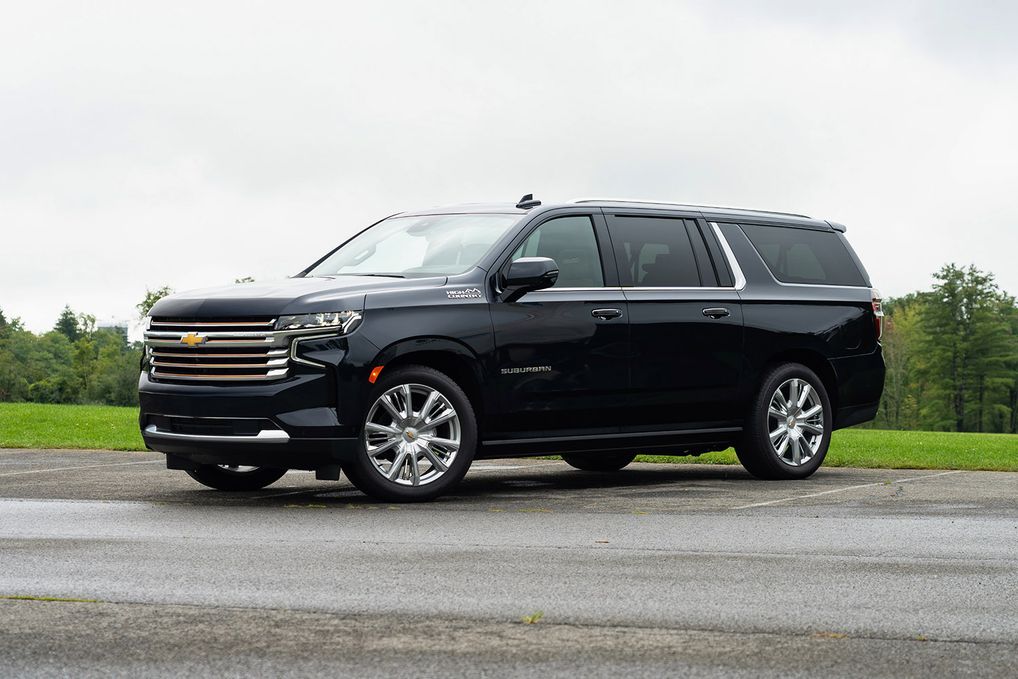 2023 Chevrolet Suburban Review and Test Drive | Capital One Auto Navigator