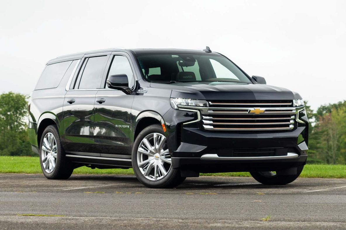 2023 Chevrolet Suburban Review and Test Drive | Capital One Auto Navigator