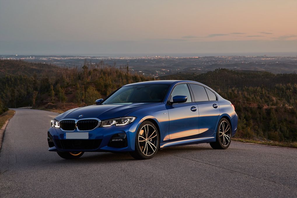 5 New Cars for Less Than $50K That Can Park Themselves | Capital One ...