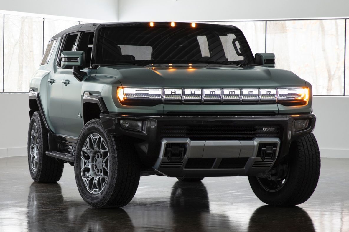 2024 GMC Hummer EV SUV Gallery | Capital One Auto Navigator