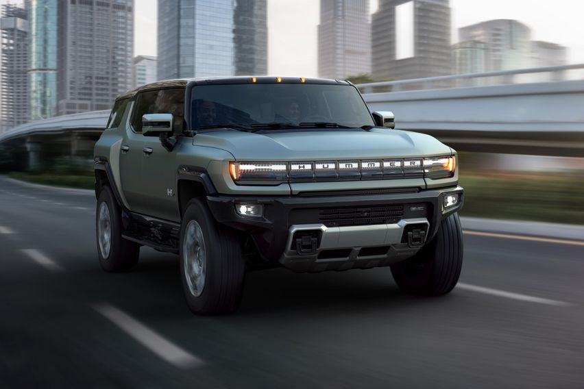2024 GMC Hummer EV SUV Gallery | Capital One Auto Navigator