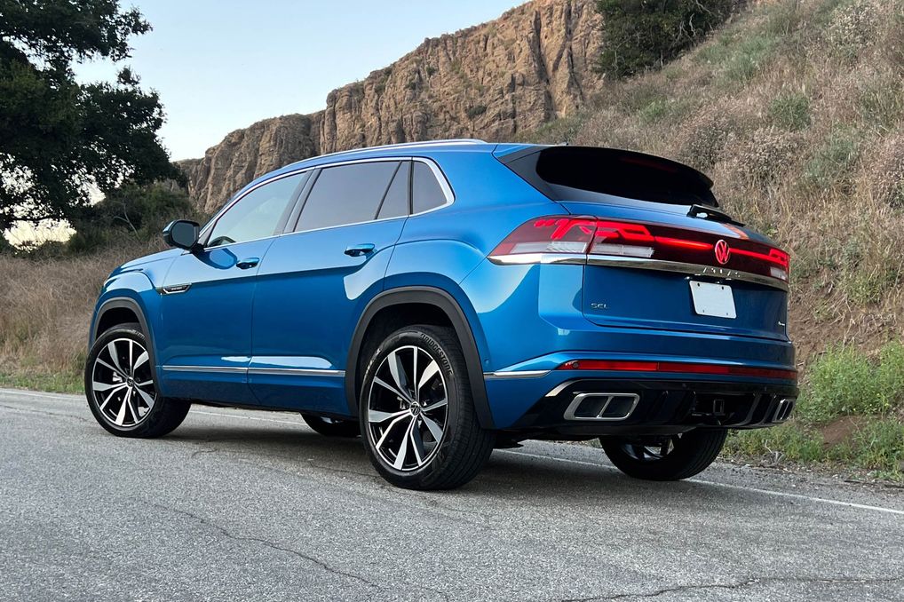 2024 Volkswagen Atlas Cross Sport Review and Test Drive | Capital One ...