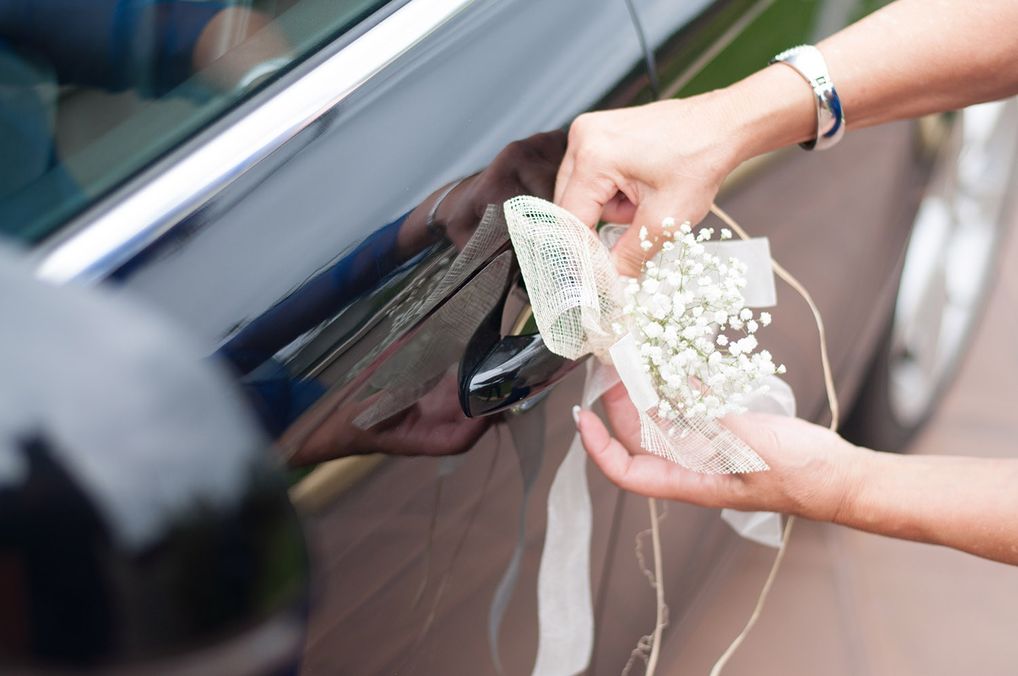How to Decorate a Car for a Wedding | Capital One Auto Navigator