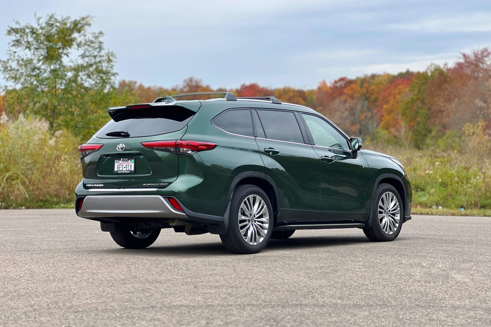 2024 Toyota Highlander Review and Test Drive | Capital One Auto Navigator