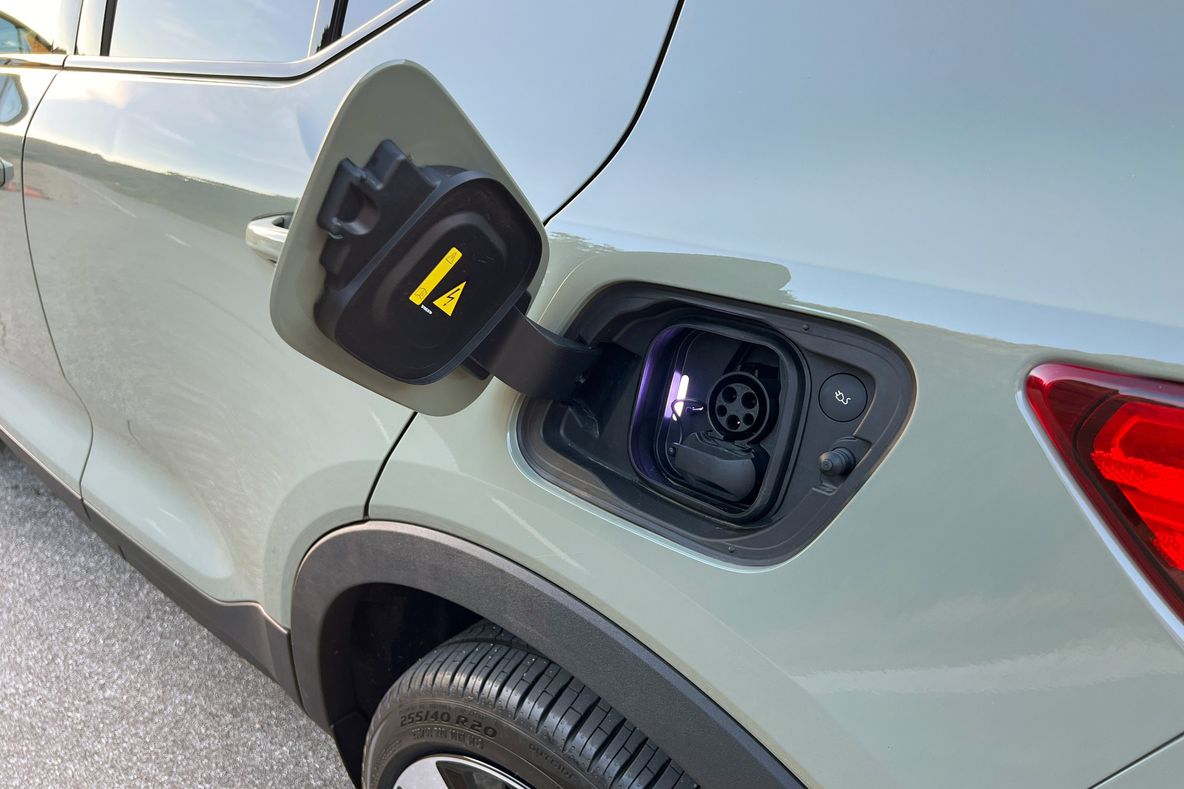 2023 Volvo XC40 Recharge Review and Test Drive | Capital One Auto Navigator