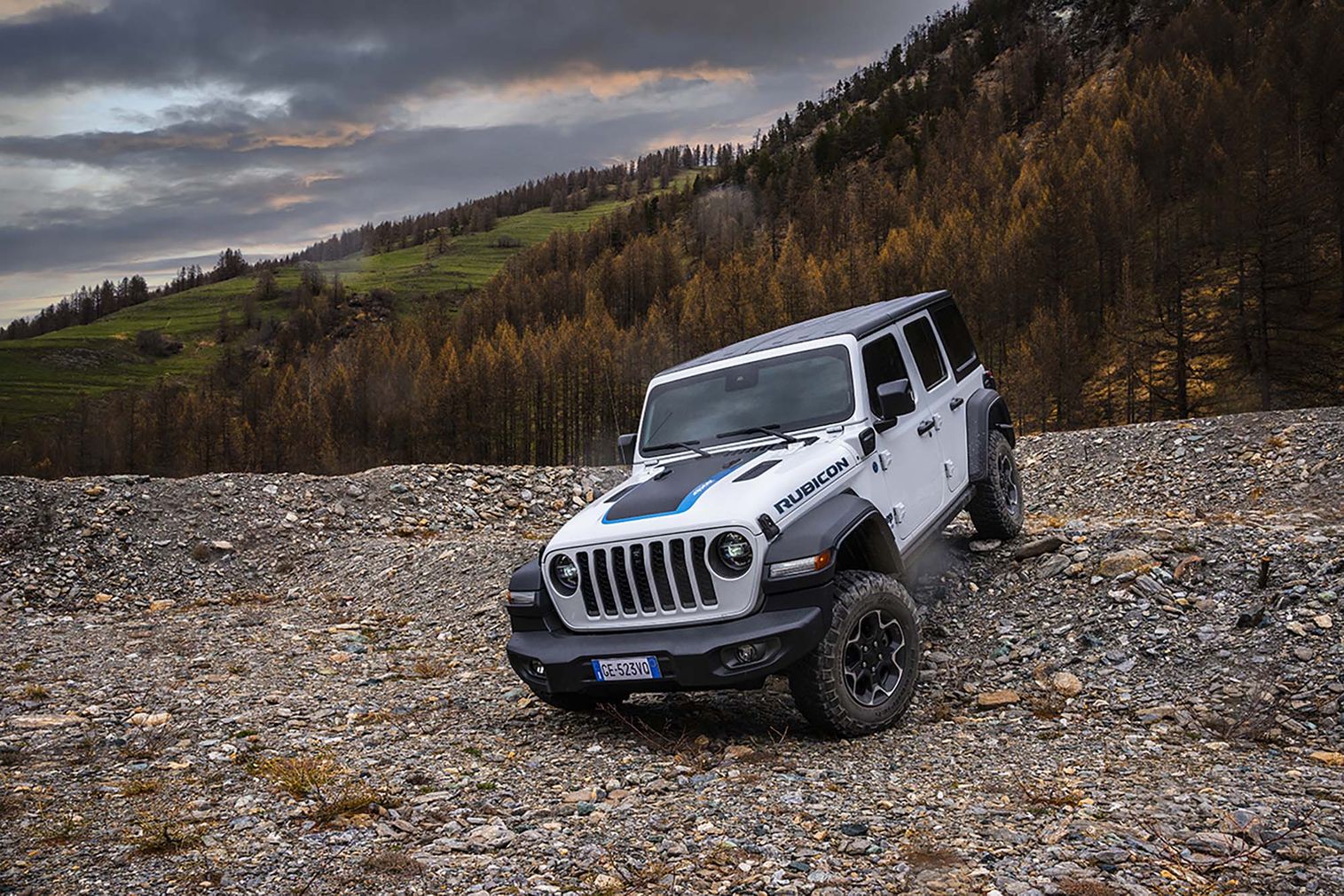 What Does 4xe Mean on a Jeep? | Capital One Auto Navigator