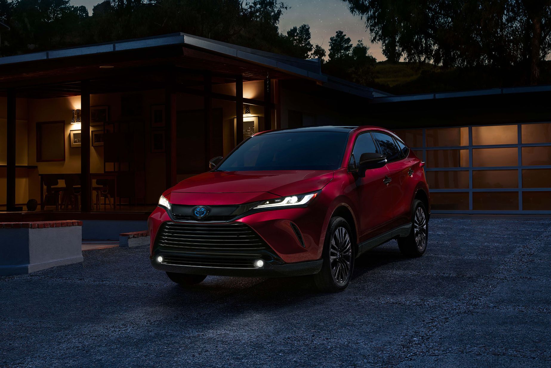 10 SUVs With the Best MPG for 2023 | Capital One Auto Navigator