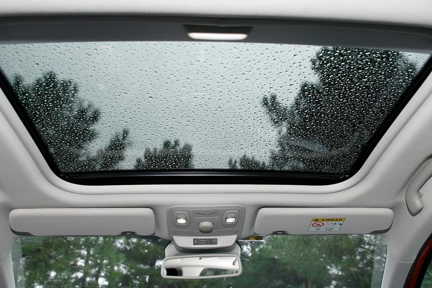 3 Reasons Your Sunroof Might Be Leaking | Capital One Auto Navigator