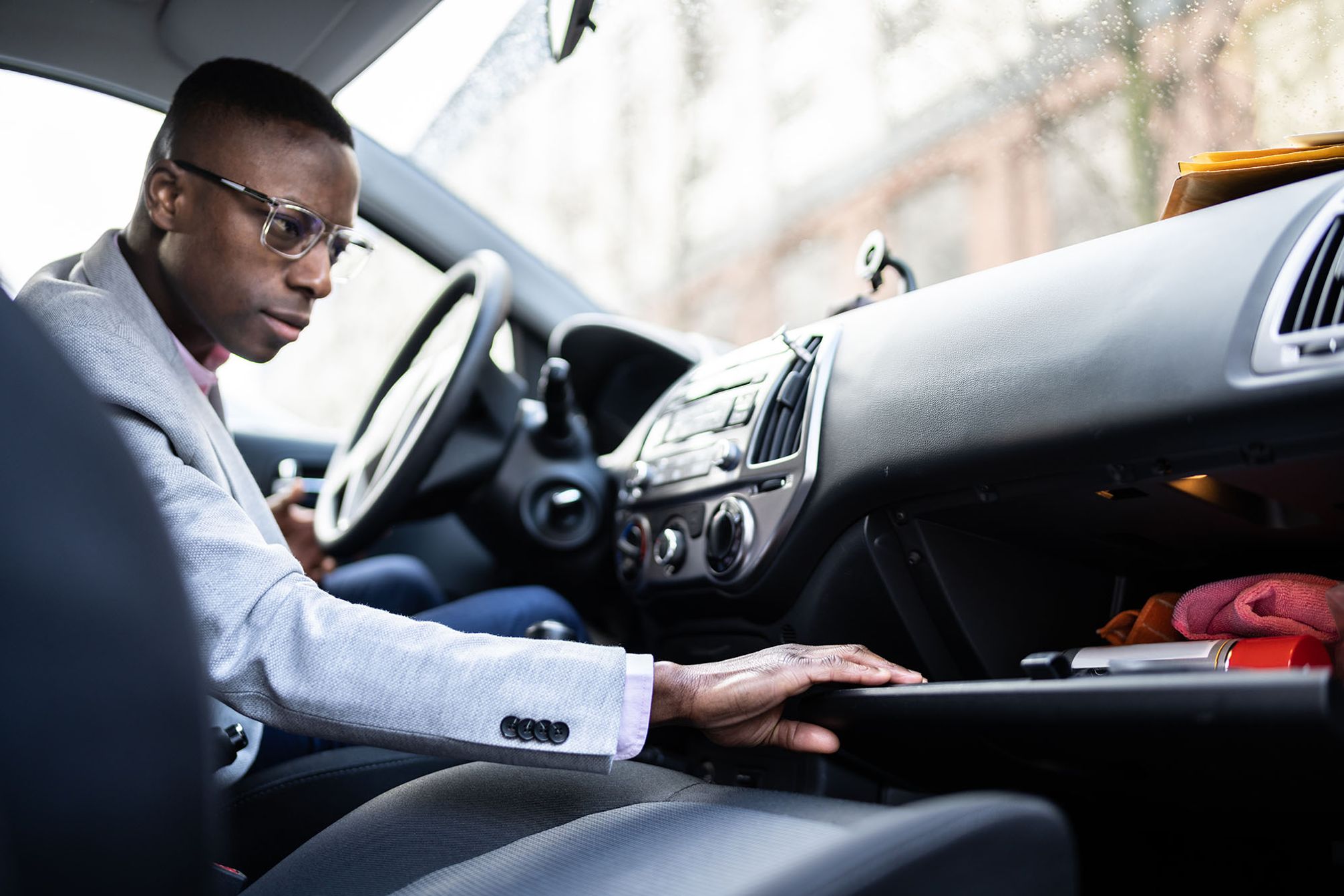 Documents You Should and Shouldn't Keep in Your Car | Capital One Auto ...
