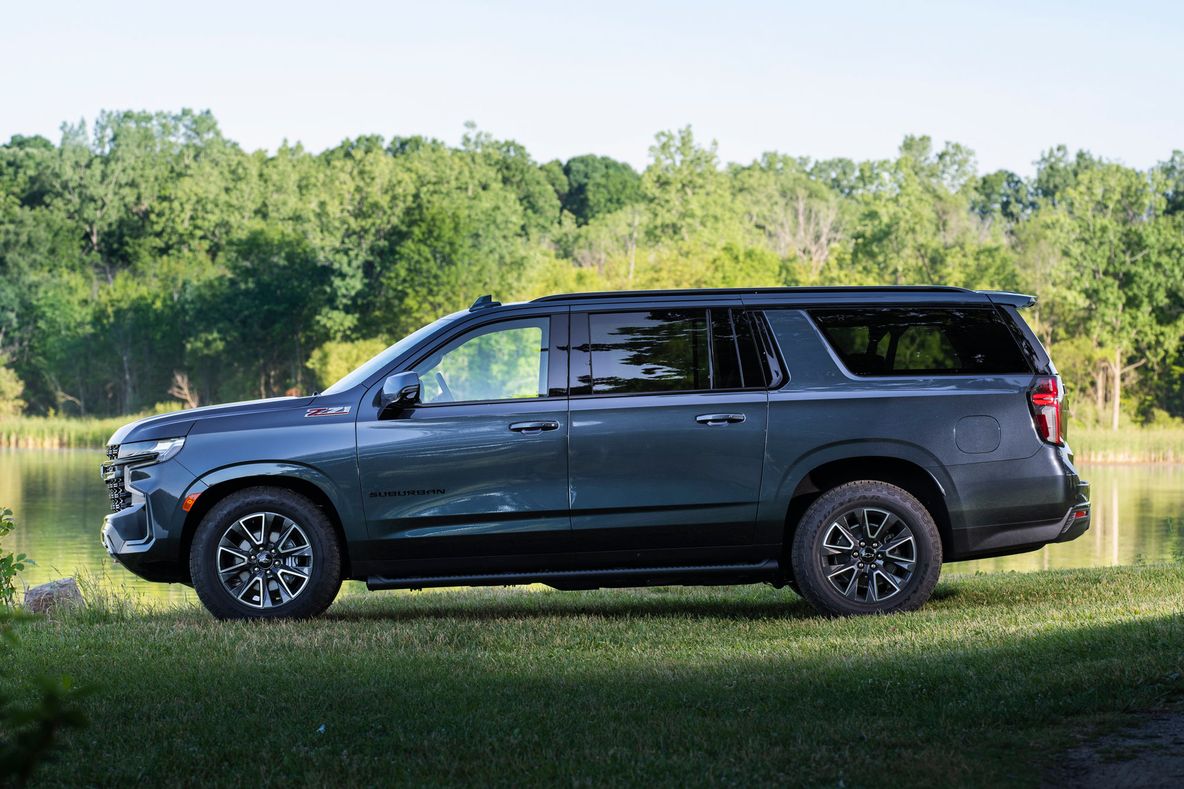 Compared: 2023 Cadillac Escalade ESV vs. 2023 Chevrolet Suburban ...