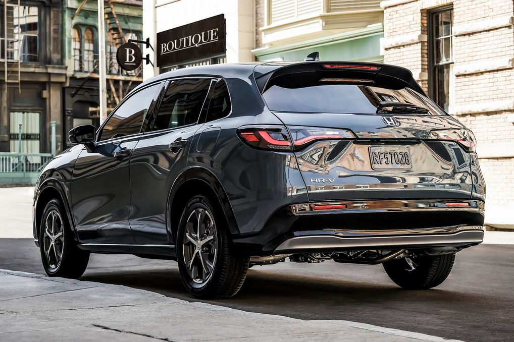 Compared: 2024 Honda HR-V vs. 2024 Volkswagen Taos | Capital One Auto ...