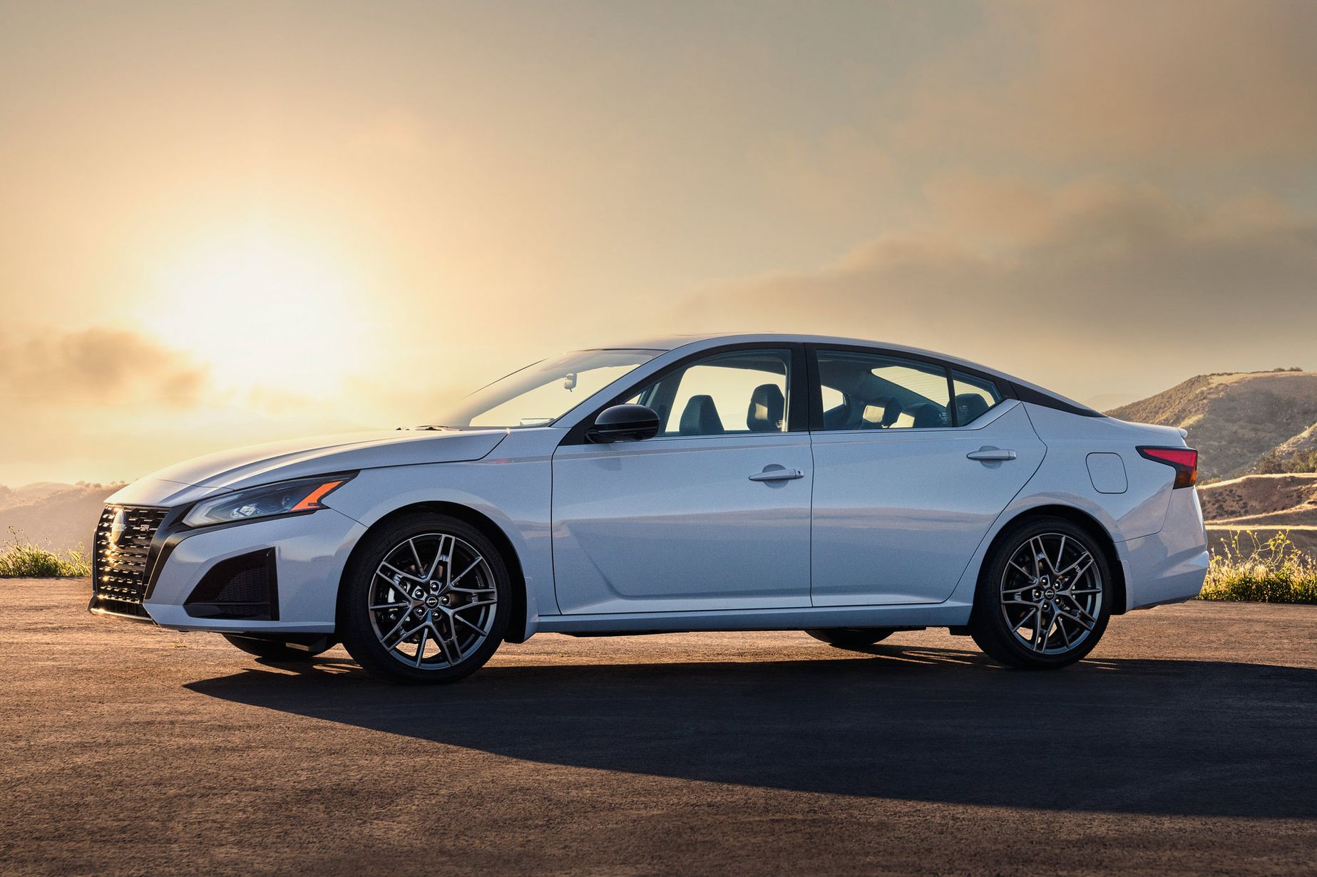 Compared: 2024 Chevrolet Malibu vs. 2024 Nissan Altima | Capital One ...