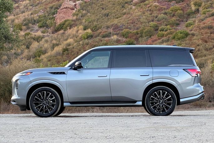 2025 Infiniti QX80 Review and Test Drive | Capital One Auto Navigator