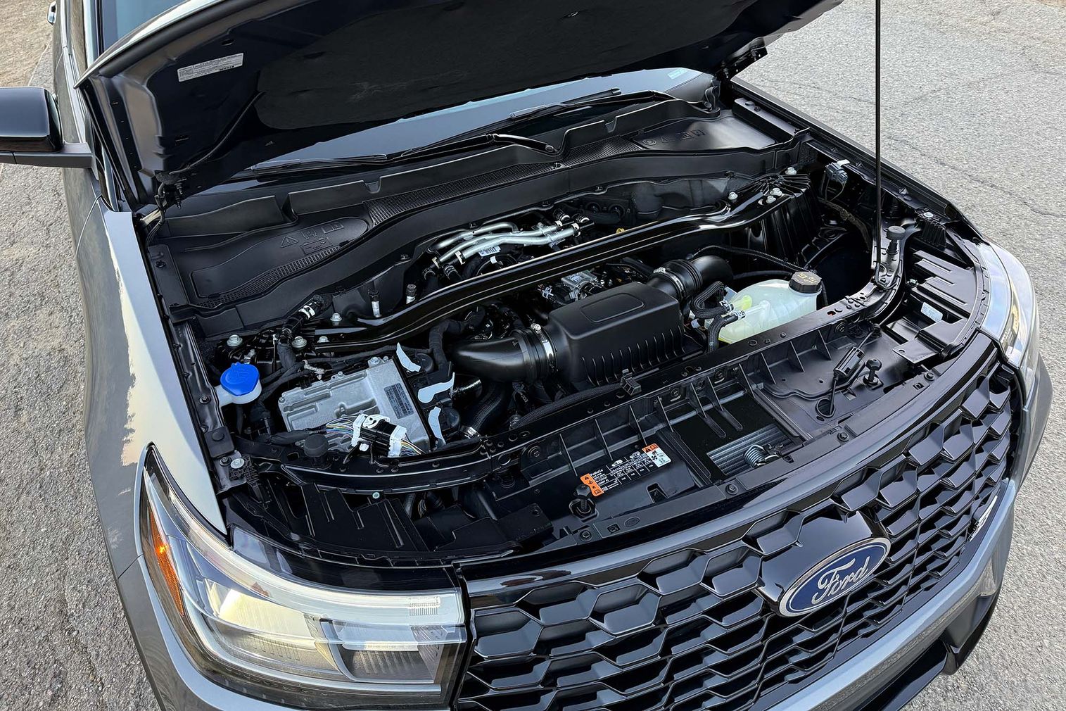 2025 Ford Explorer Reviews, Price, MPG and More | Capital One Auto ...