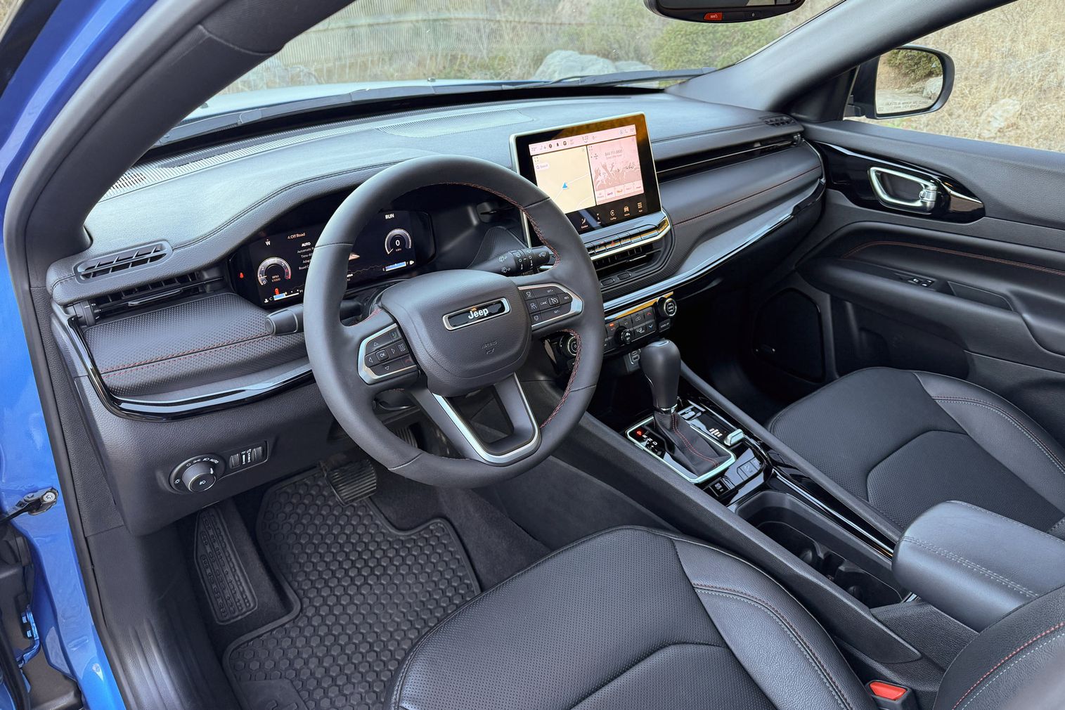 2025 Jeep Compass Reviews, Price, MPG and More | Capital One Auto Navigator
