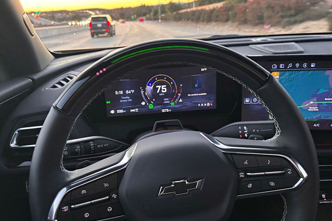 2025 Chevrolet Traverse Review and Test Drive | Capital One Auto Navigator