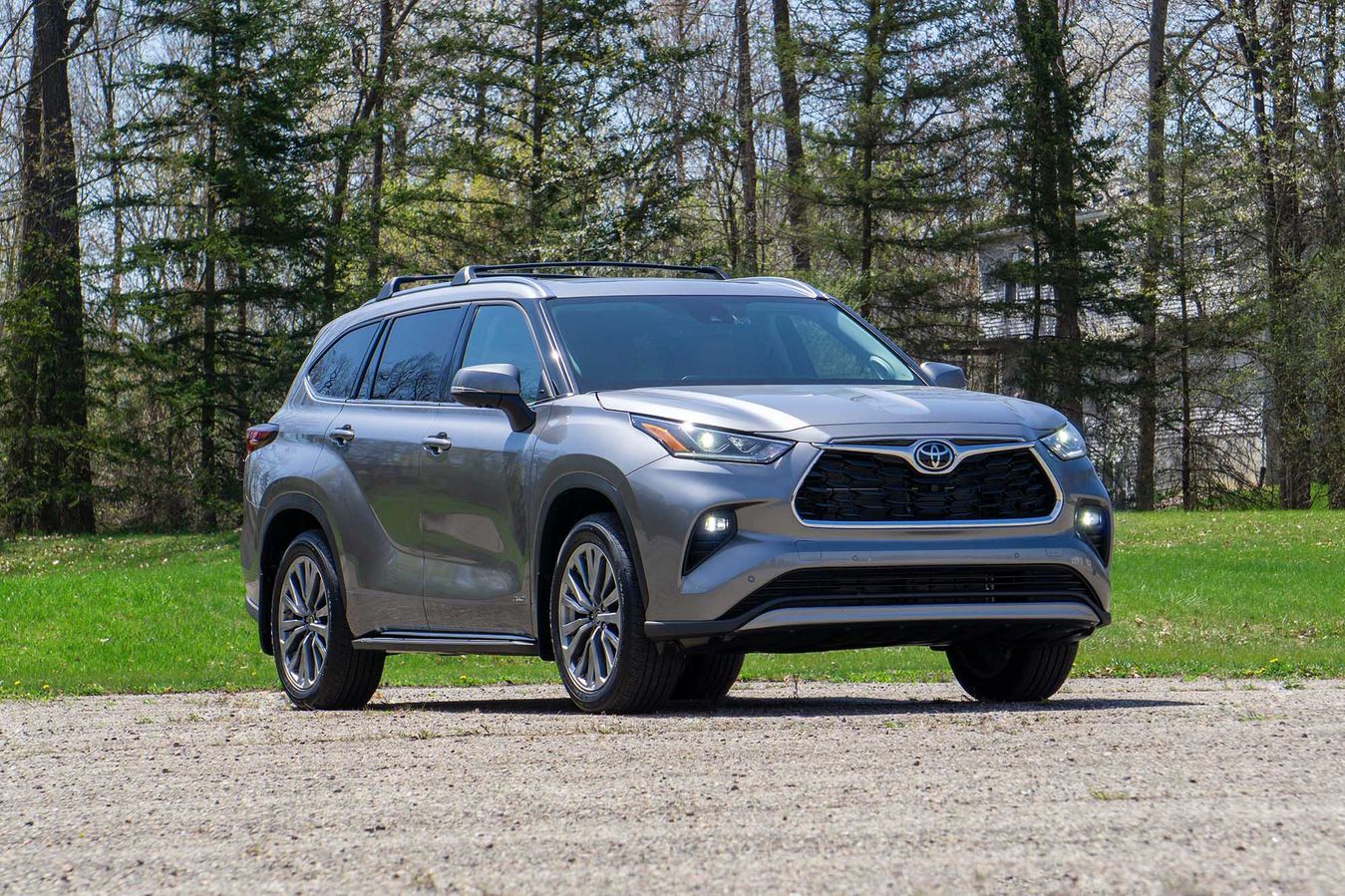 2025 Toyota Highlander Hybrid Review and Test Drive | Capital One Auto ...