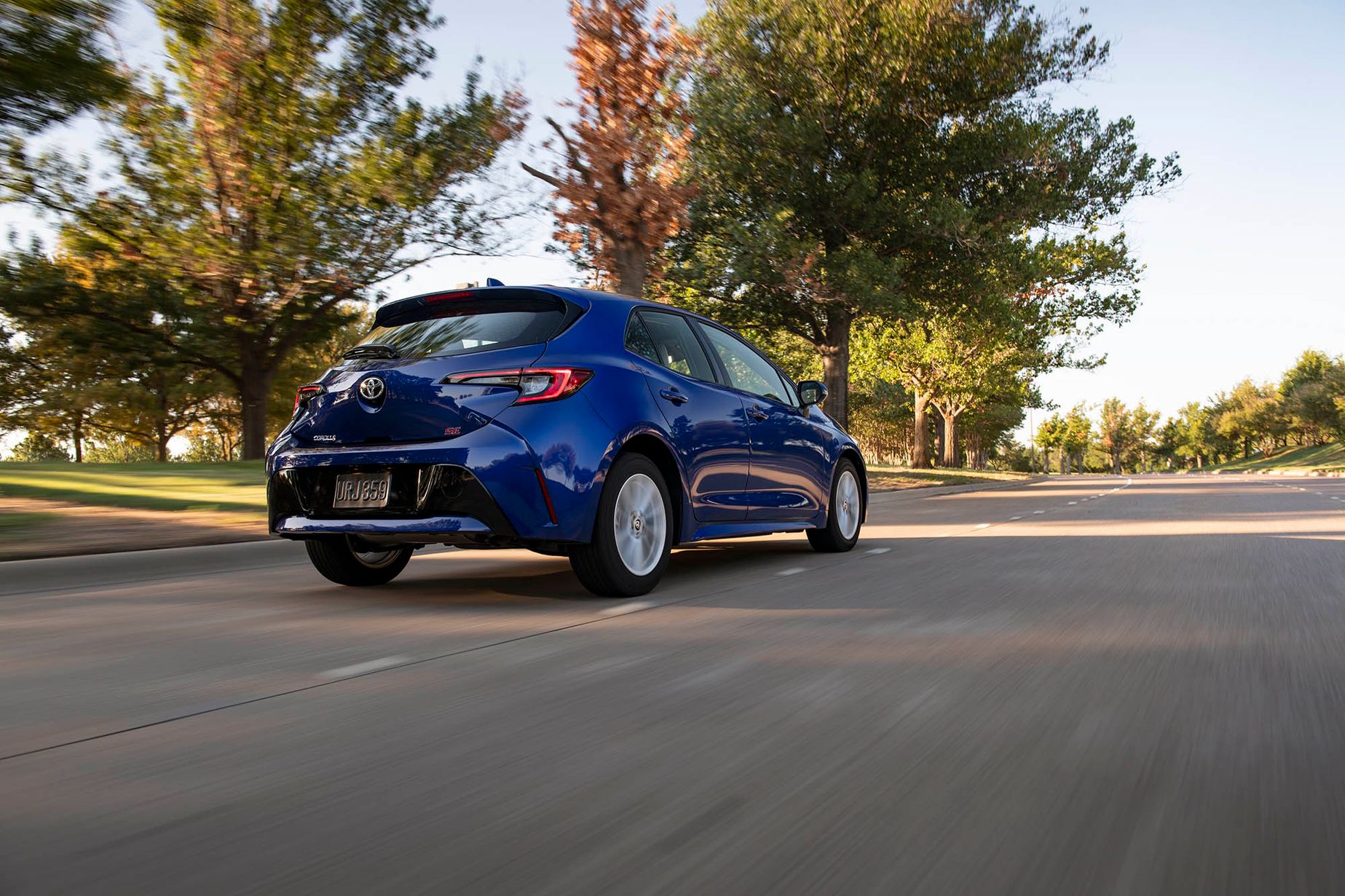 Lane-Centering Assist Explained | Capital One Auto Navigator