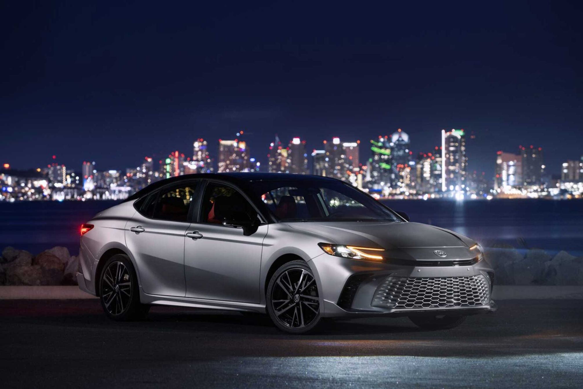 Which Toyota Camry Is Right for You? | Capital One Auto Navigator