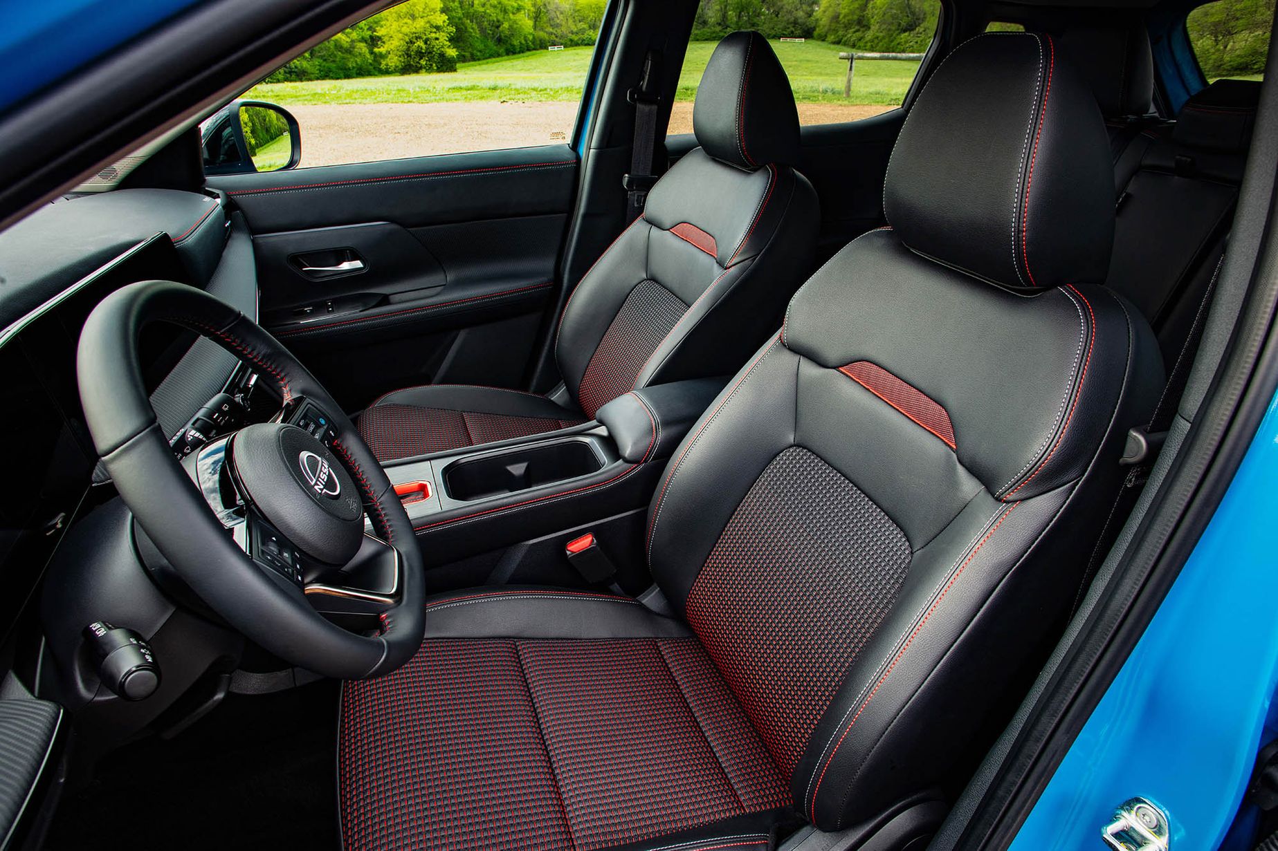 Nissan Zero Gravity Seats Explained | Capital One Auto Navigator
