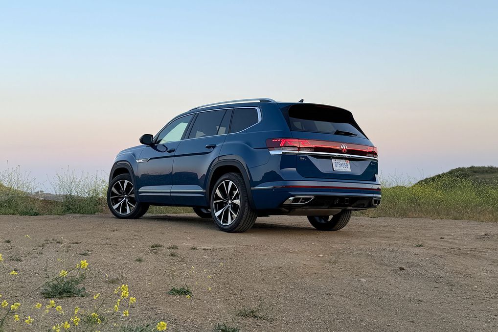 2025 Volkswagen Atlas Reviews, Price, MPG and More | Capital One Auto ...