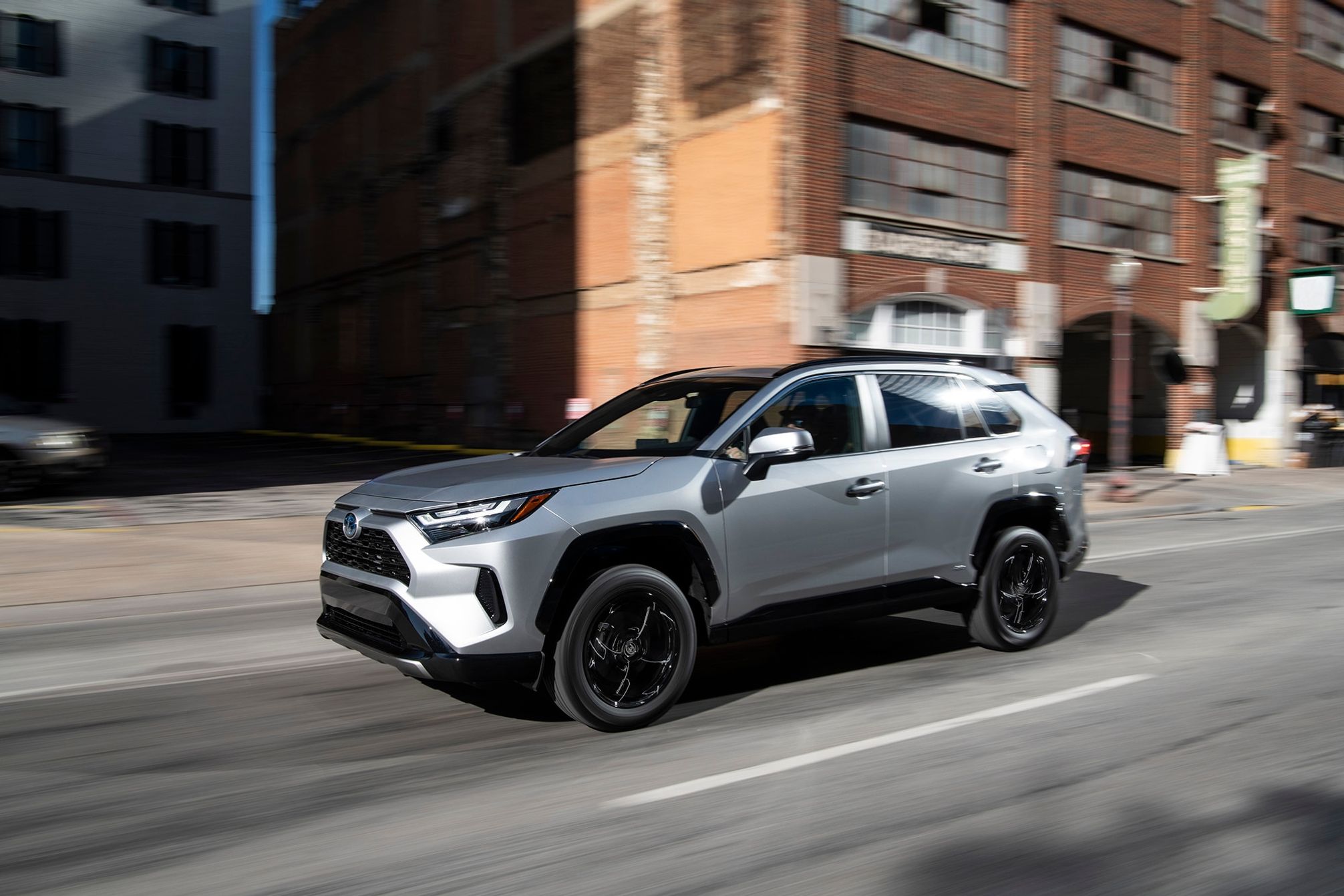 Toyota RAV4 Trim Levels: What You Get With Each Trim | Capital One Auto ...