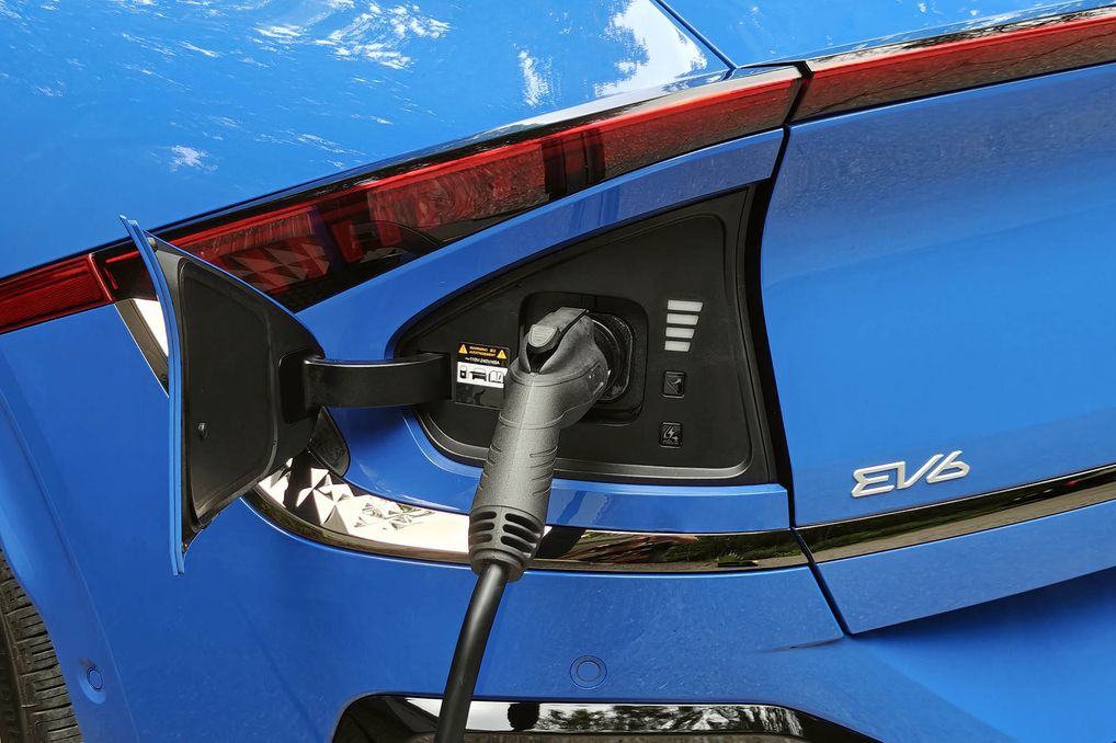 2025 Kia EV6 Review | Capital One Auto Navigator