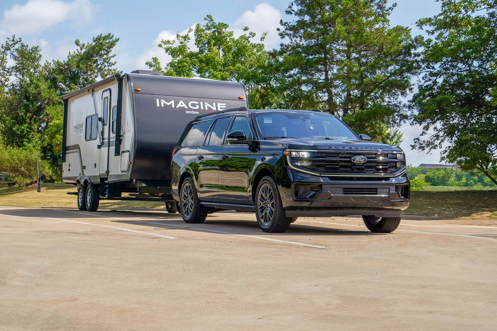 2025 Ford Expedition Towing Test | Capital One Auto Navigator