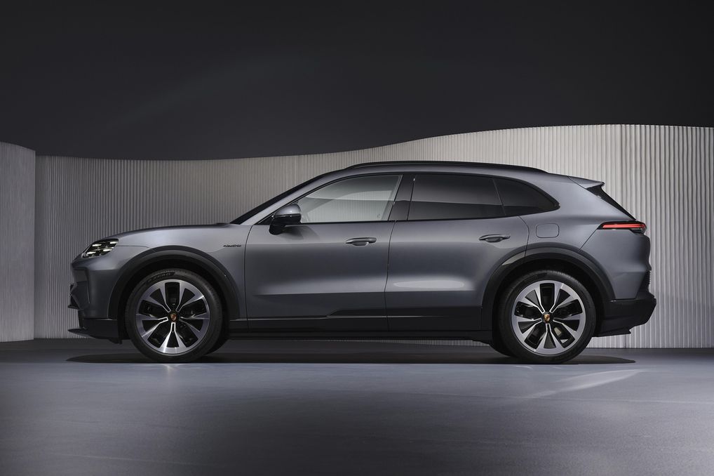 2026 Porsche Cayenne Electric Photos, Specs, and Tech | Capital One ...