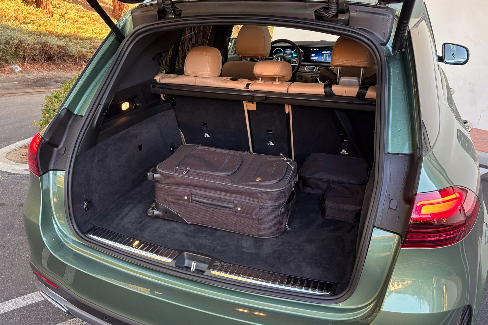 2026 Mercedes-Benz GLE 450e Review | Capital One Auto Navigator