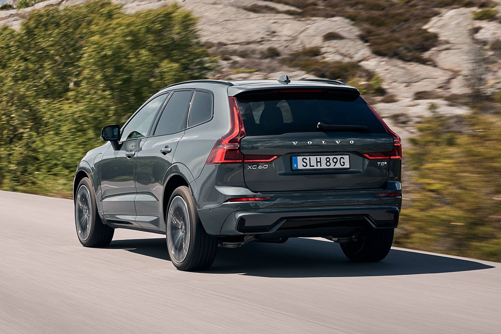 7 Great Plug-In Hybrid SUVs for 2026 | Capital One Auto Navigator