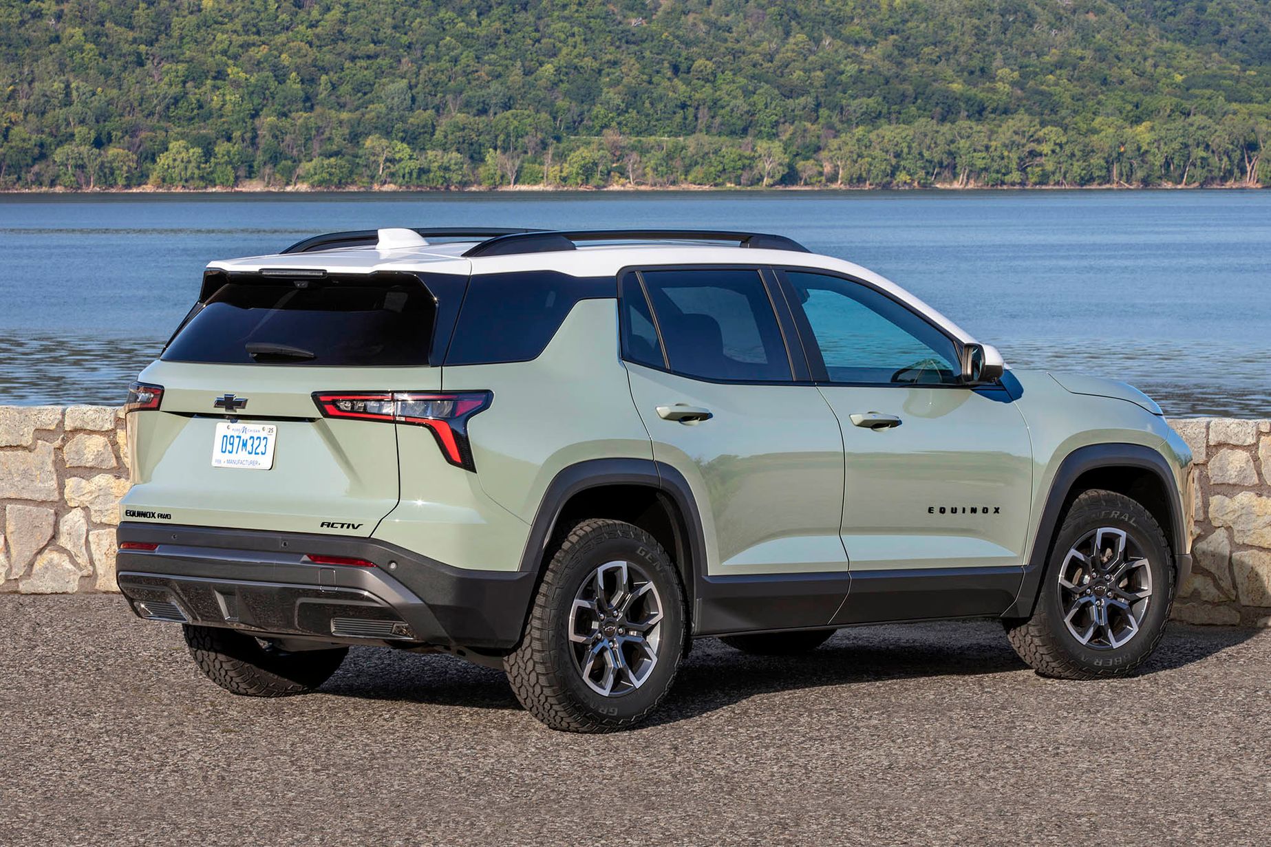 Compared: 2026 Chevrolet Equinox vs. 2026 Kia Sportage | Capital One ...
