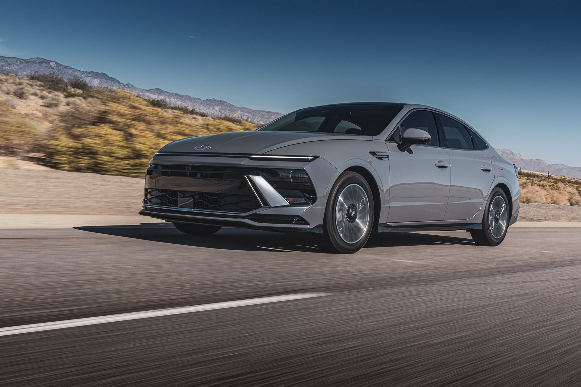 6 Hybrids with the Best EPA Gas Mileage for 2026 | Capital One Auto ...
