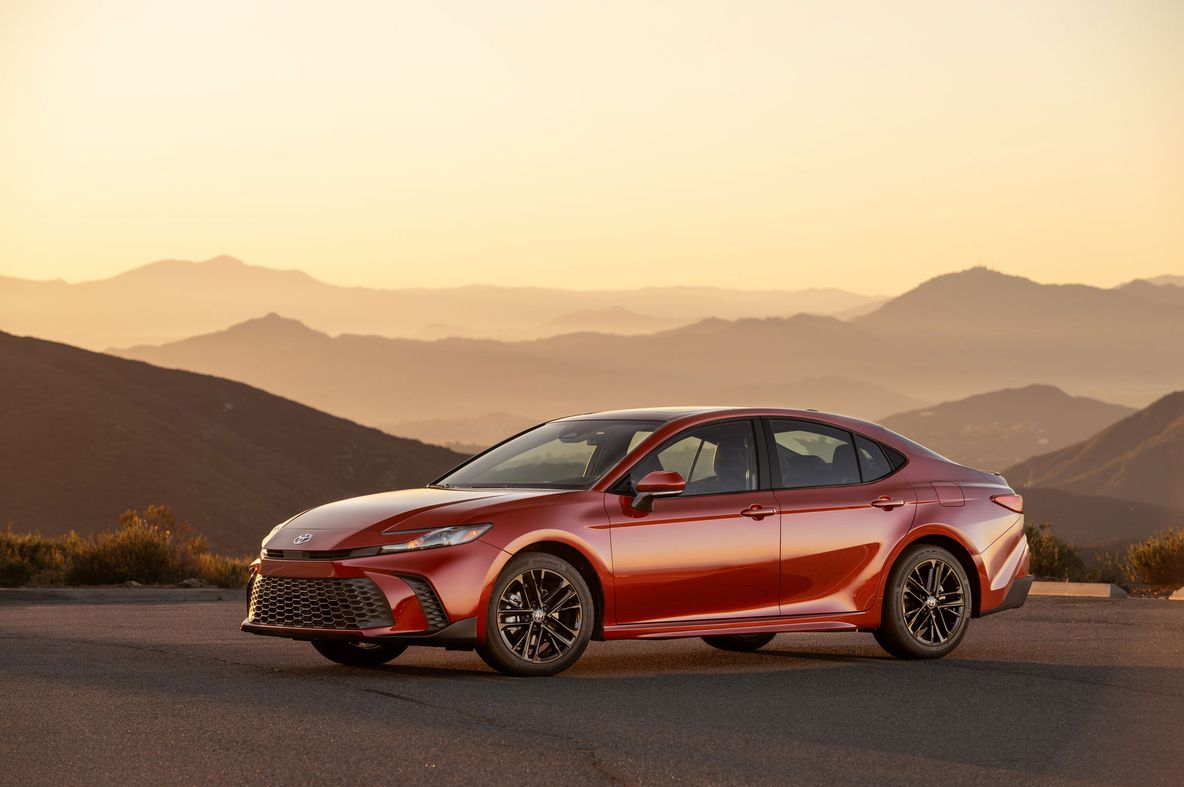 6 Hybrids with the Best EPA Gas Mileage for 2026 | Capital One Auto ...