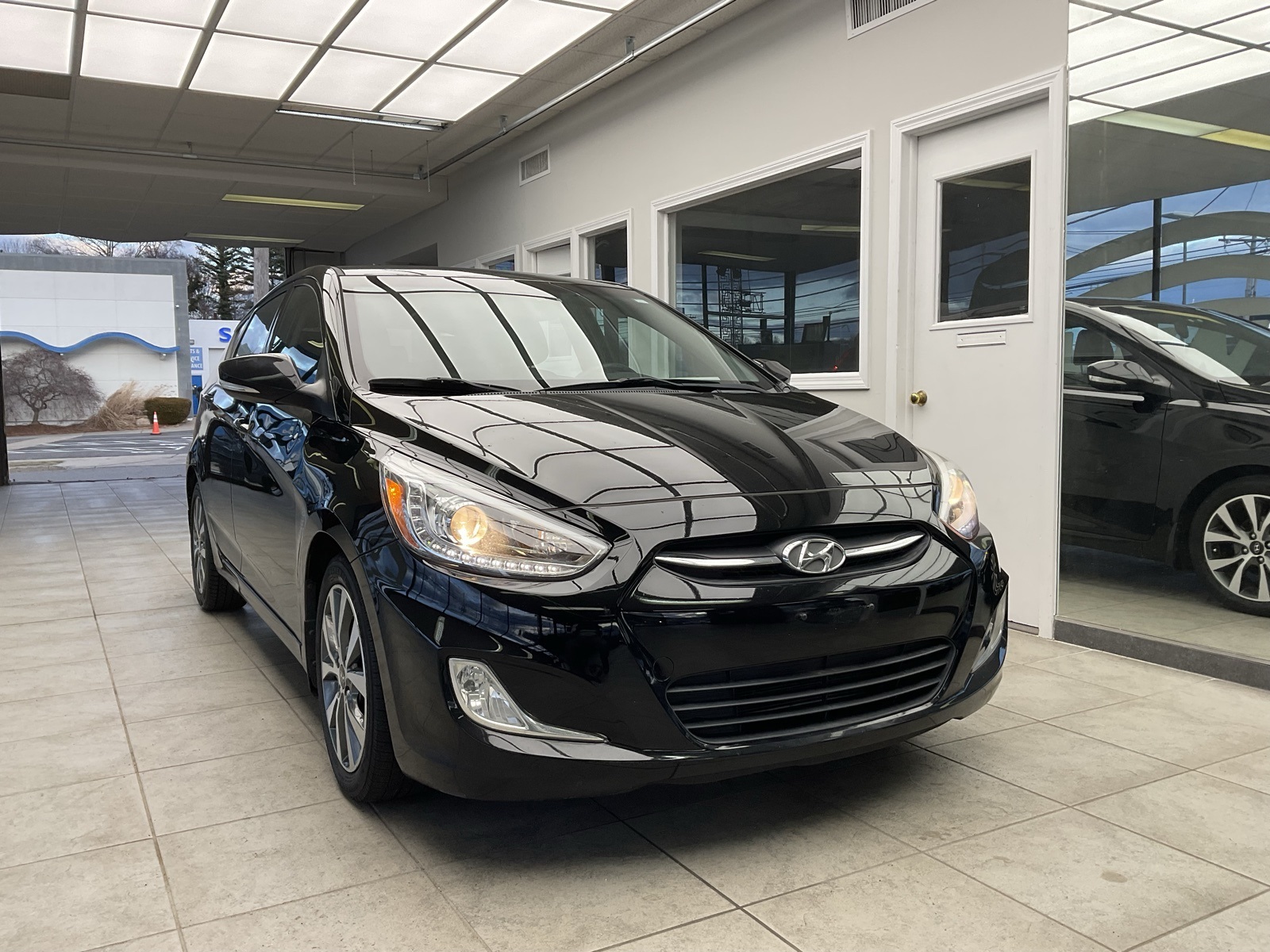 2015 hyundai accent hatchback for sale store