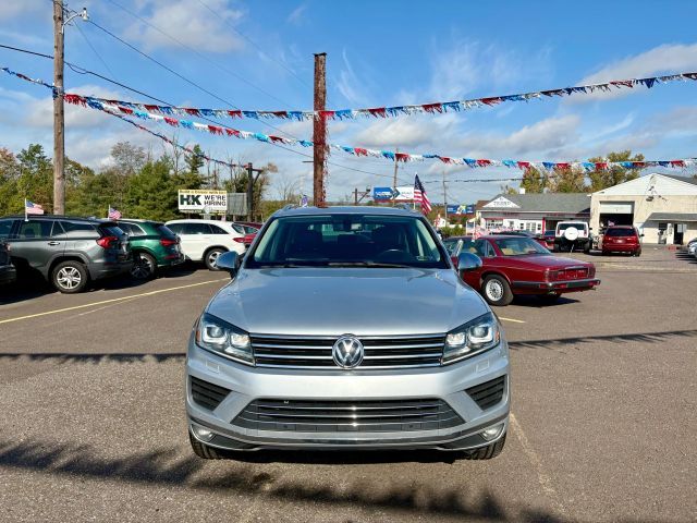 Used Volkswagen Touareg Lux For Sale in Allentown, PA | Auto Navigator