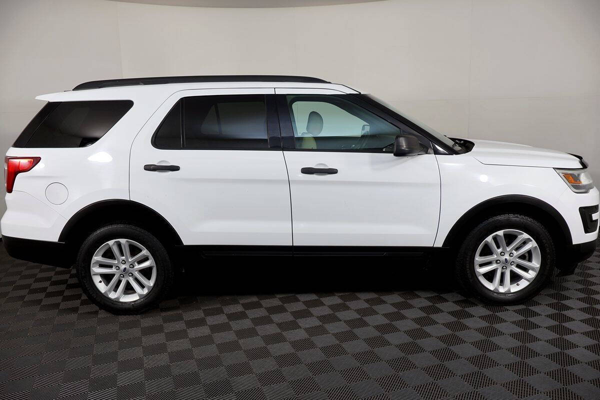 Used 2016 Ford Explorer Base For Sale in Lynnwood, WA | Capital One ...