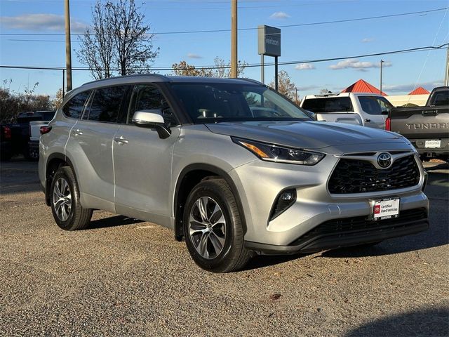 Used 2021 Toyota Highlander XLE For Sale in Henrico, VA | Capital One ...