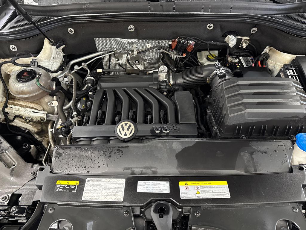 Used 2021 Volkswagen Atlas 3.6L V6 SE Technology R-Line For Sale in ...